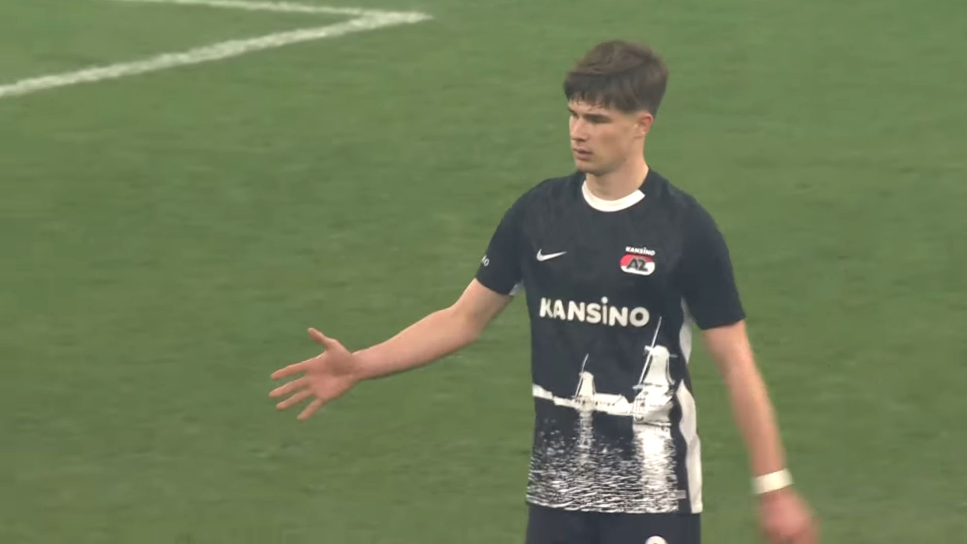 Speler van Ajax weigert de hand van veelbesproken AZ’er Wouter Goes te schudden | Voetbalzone